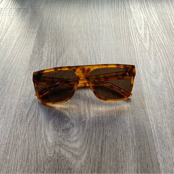 Banbé | Accessories | Banbe The Shields Honey Brown Tortoise Oversized ...